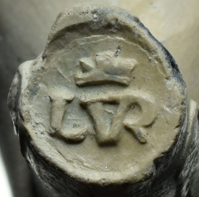 LVR monogram gekroond - Kleipijpen en pijpenkoppen, determinatie van ...