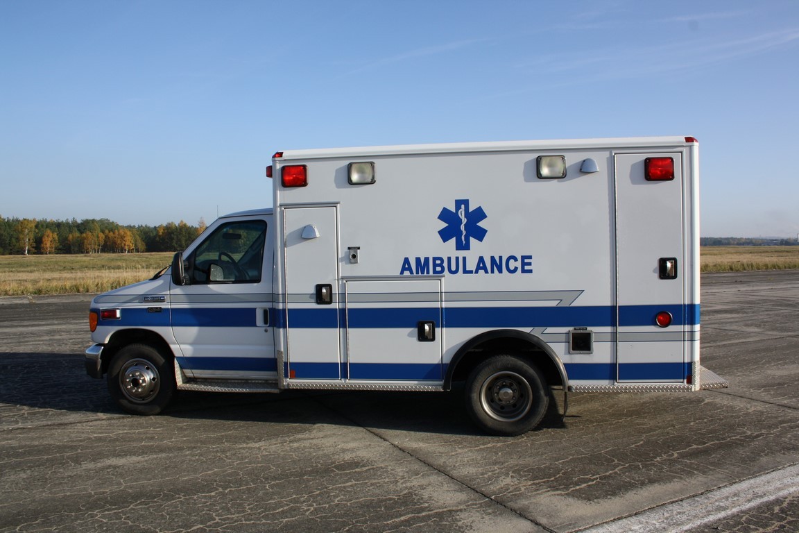 Ambulance Ford E-350, amerikanische Ambulanz, US Krankenwagen - NYC Berlin